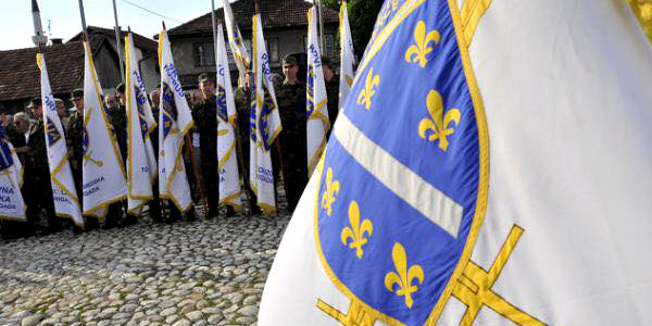 Na današnji dan usvojena zastava i grb BiH s ljiljanima – Index.ba